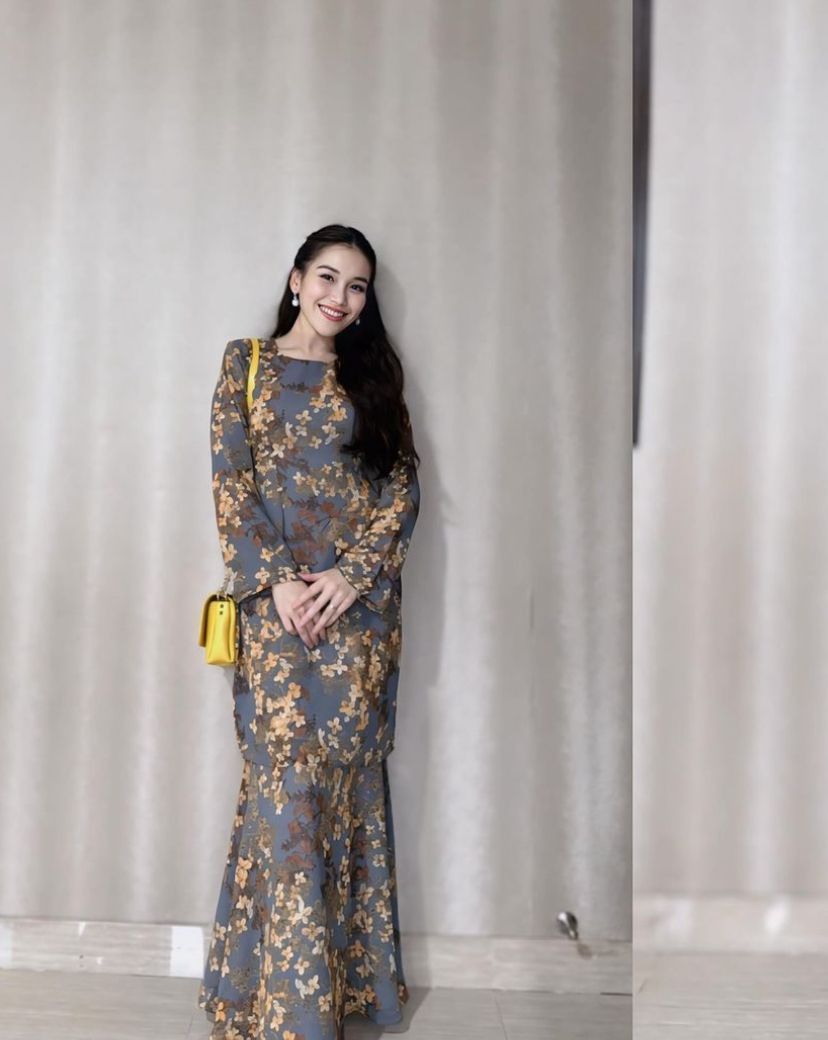 Ayu Ting Ting Dipuji Manis Berbaju Kurung & Guna Bahasa Melayu ...