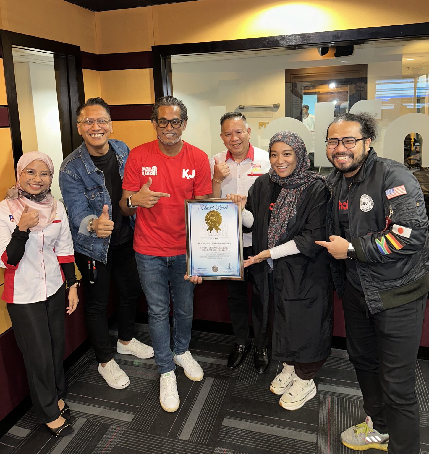 Cipta Kejayaan ‘Longest Distance Live Radio Broadcast Aboard A Train ...